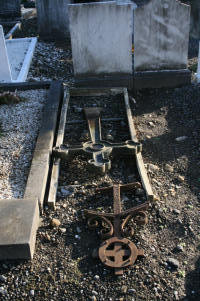 NGA.ie - Graves - Fenians - Fenian Memorial - Edward Russell